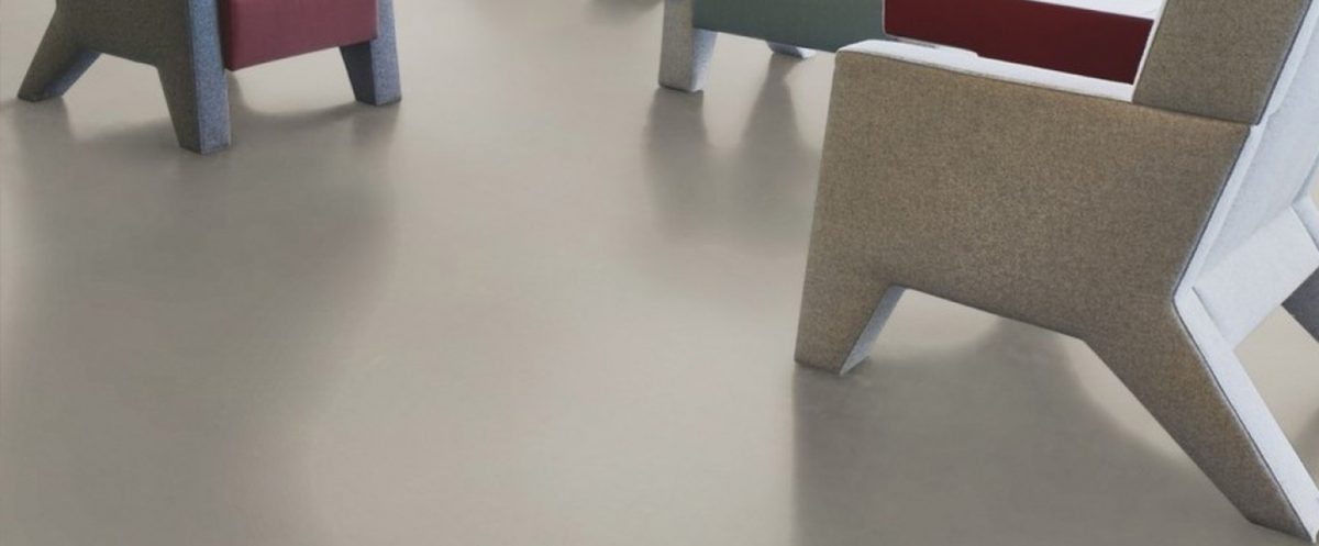 Raised access floor with linoleum top covering | Nesite