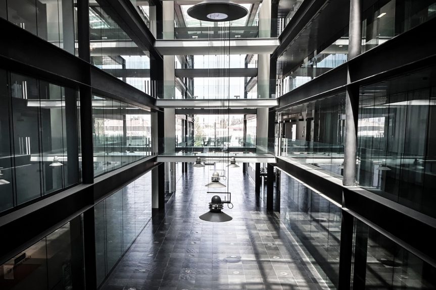 Natural stone raised floor for the Net Center in Padua - Nesite